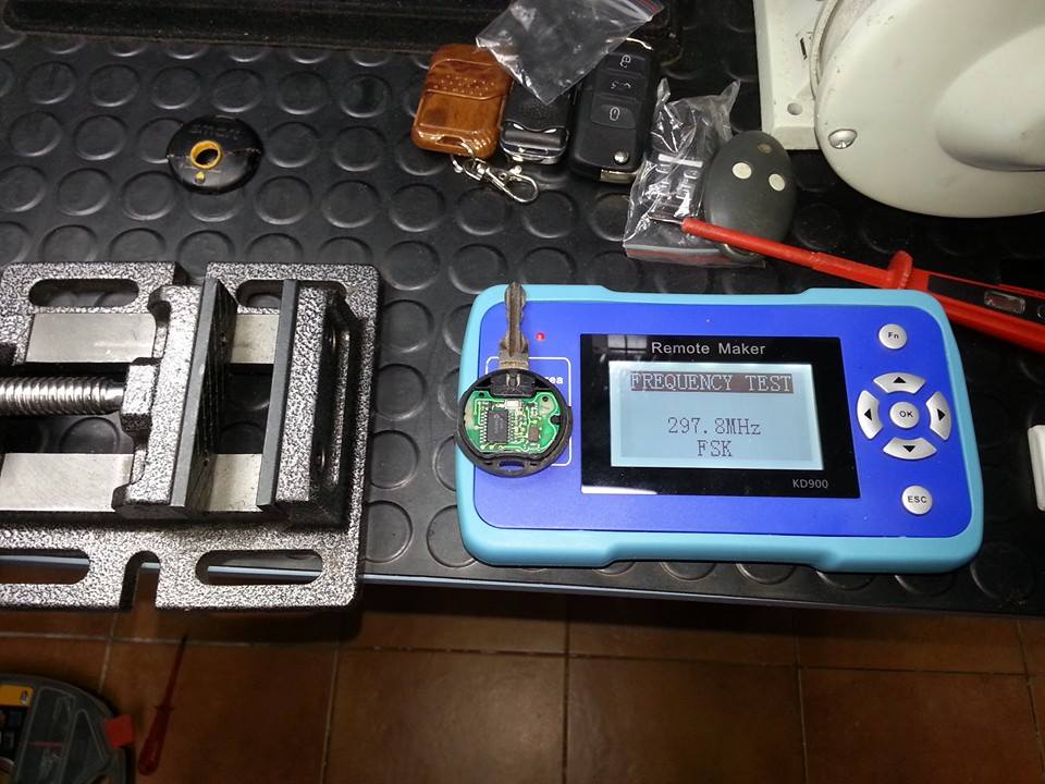 KD900 Remote Maker program key for VW Golf 2012